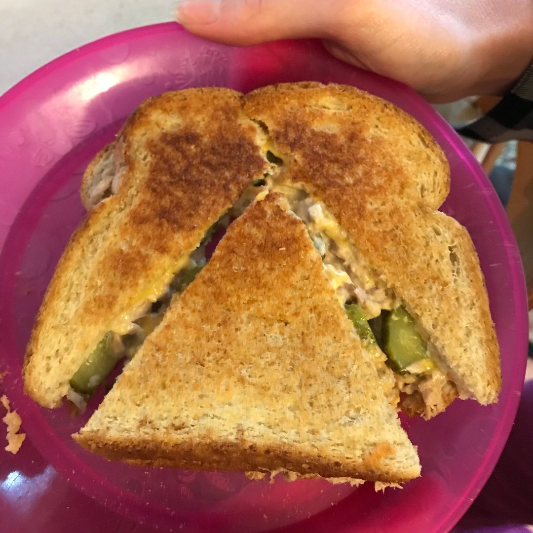 Meatless Friday: Cheesy Tuna Melts