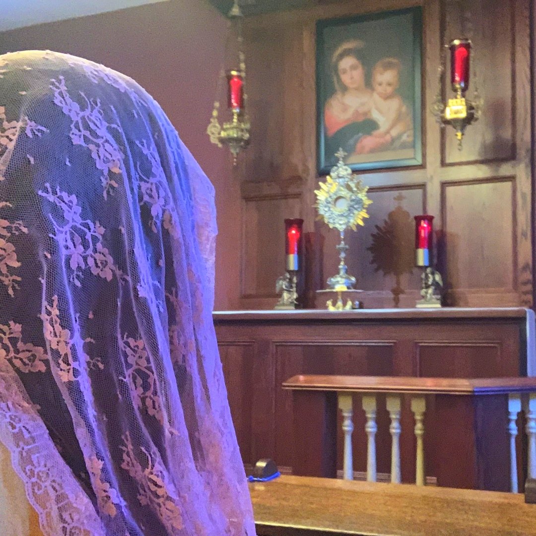 How to Wear a Mantilla